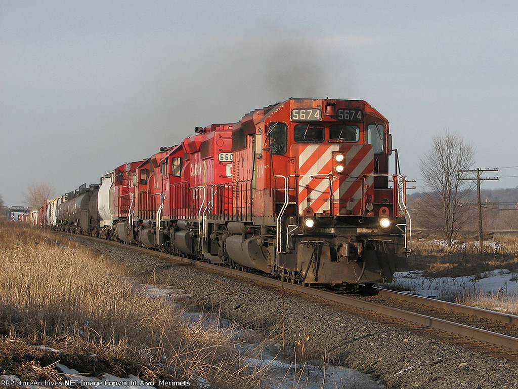 CP 5674 approaching Trenton